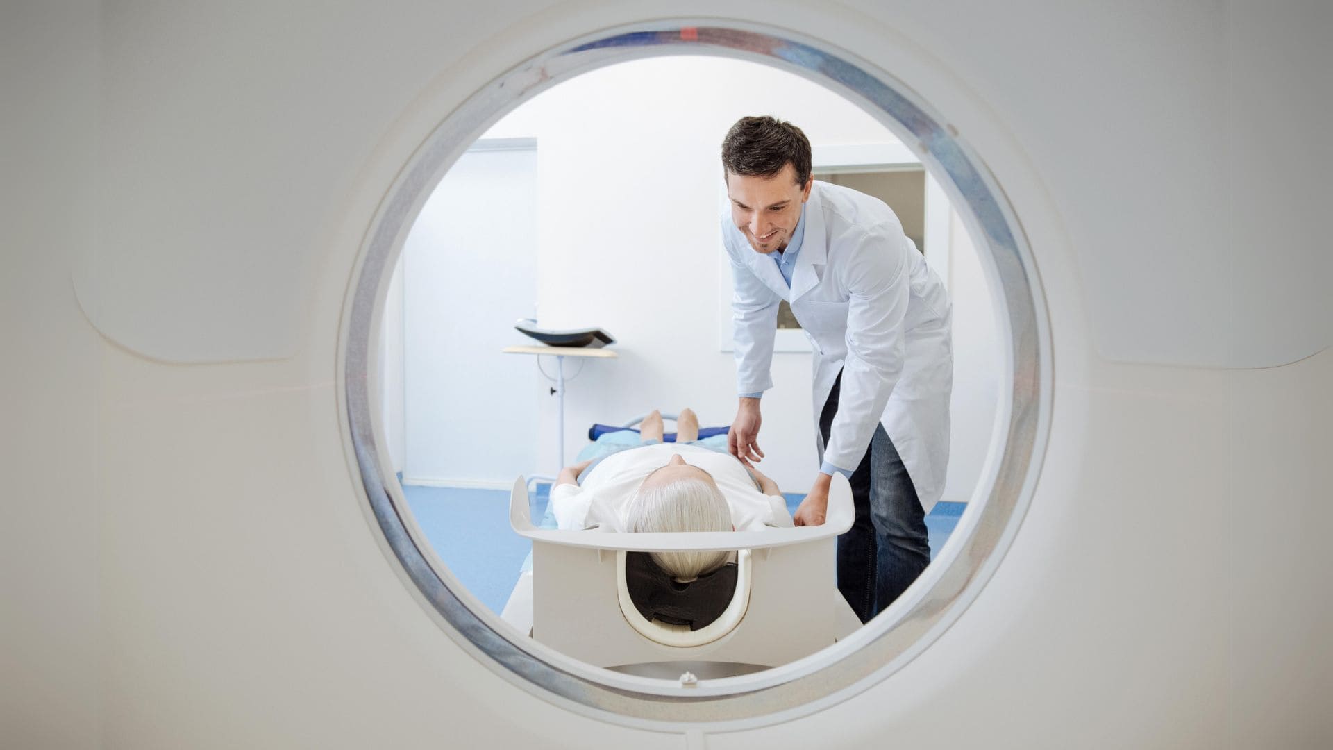 Magnetic resonance imaging: enhancing the experience with a motion sensor